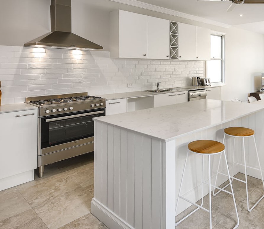 Choosing the Right Benchtop: Comparing Materials & Costs - Prime ...